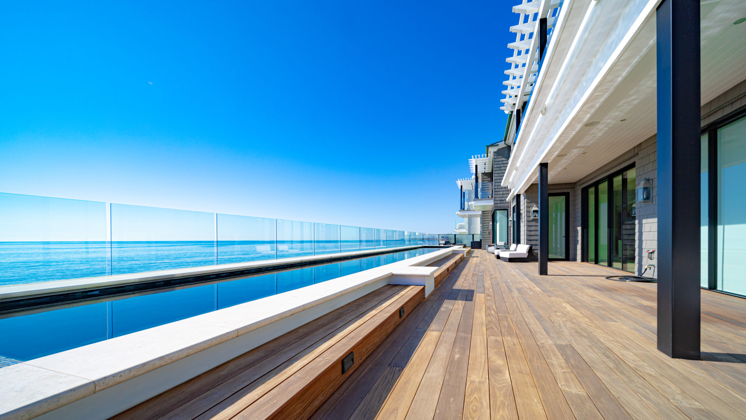 How to Remove Deck Mold and Prevent It : Tips from LA Decks